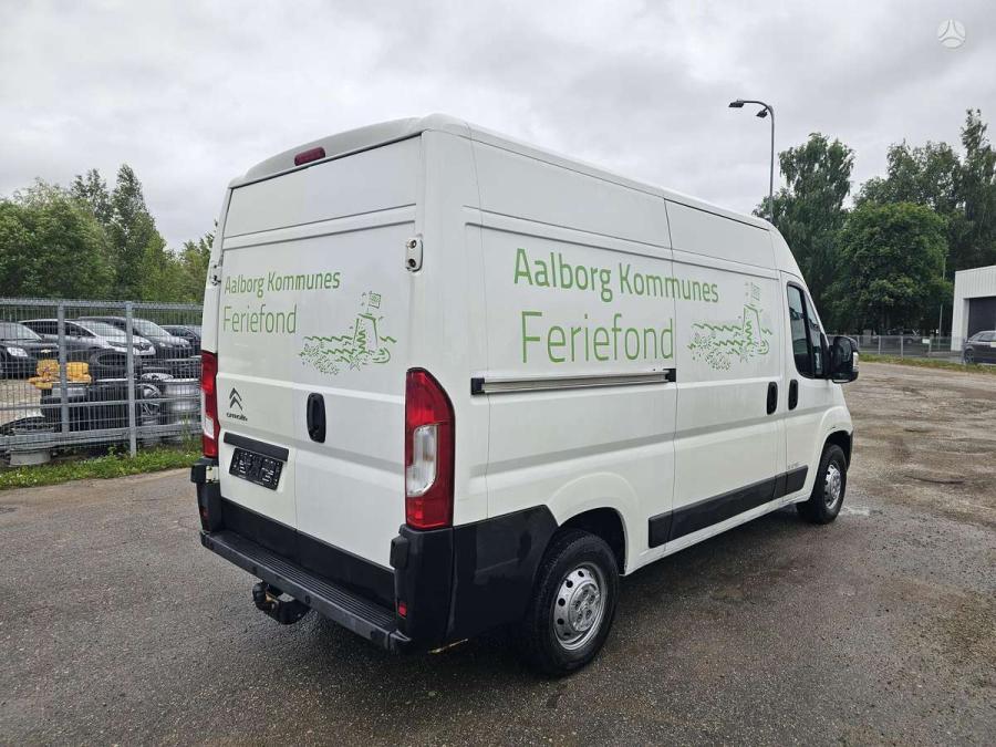 White Citroen Jumper 2018 in Pakruojis, with an engine capacity of 2.00 L and mileage of 258 thousand km for 7900 €, photo 5 on AUTOMOTO.COM.LV