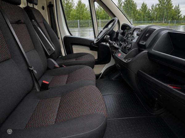 White Citroen Jumper 2018 in Pakruojis, with an engine capacity of 2.00 L and mileage of 258 thousand km for 7900 €, photo 8 on AUTOMOTO.COM.LV
