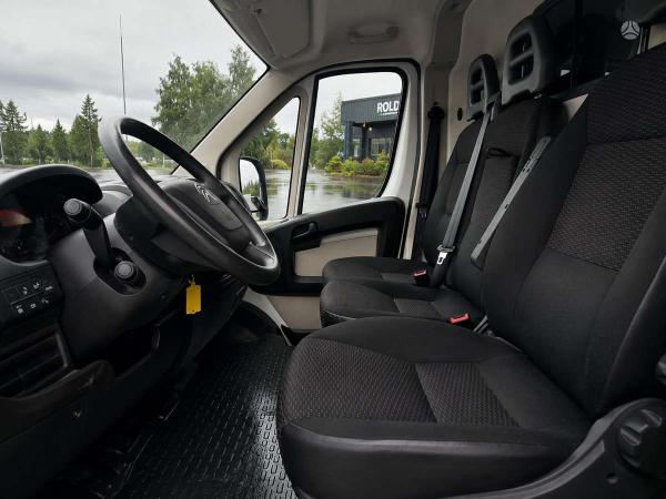 White Citroen Jumper 2018 in Pakruojis, with an engine capacity of 2.00 L and mileage of 258 thousand km for 7900 €, photo 9 on AUTOMOTO.COM.LV