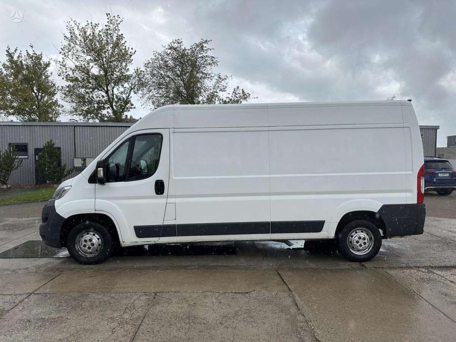 White Citroen Jumper 2018 in Telschi, with an engine capacity of 2.00 L and mileage of 304 thousand km for 4700 €, photo 11 on AUTOMOTO.COM.LV