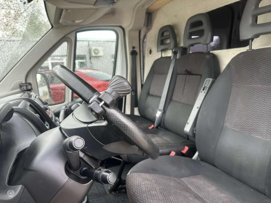 White Citroen Jumper 2018 in Telschi, with an engine capacity of 2.00 L and mileage of 304 thousand km for 4700 €, photo 13 on AUTOMOTO.COM.LV