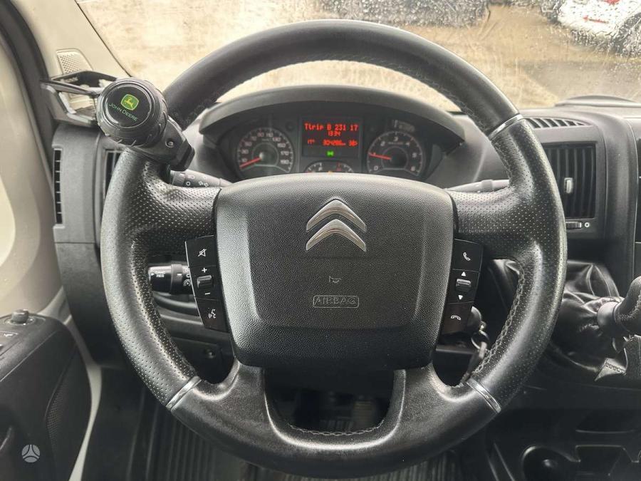 White Citroen Jumper 2018 in Telschi, with an engine capacity of 2.00 L and mileage of 304 thousand km for 4700 €, photo 14 on AUTOMOTO.COM.LV