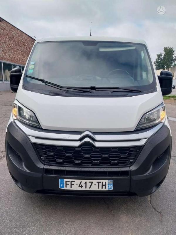 White Citroen Jumper 2019 in Panevezys, with an engine capacity of 2.00 L and mileage of 293 thousand km for 5500 €, photo 3 on AUTOMOTO.COM.LV