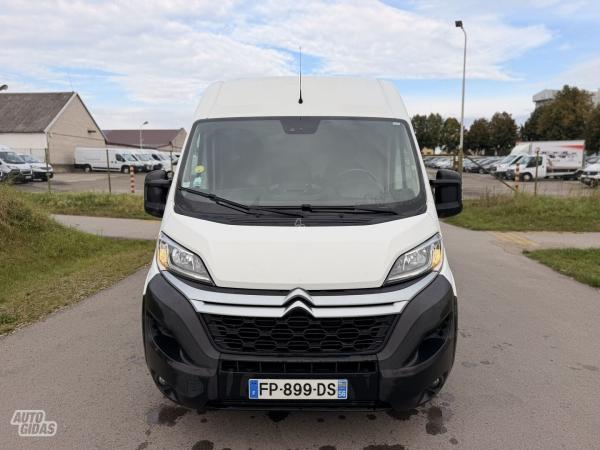 White Citroen Jumper 2020 in Taurage, with an engine capacity of 2.20 L and mileage of 141 thousand km for 10043 €, photo 4 on AUTOMOTO.COM.LV