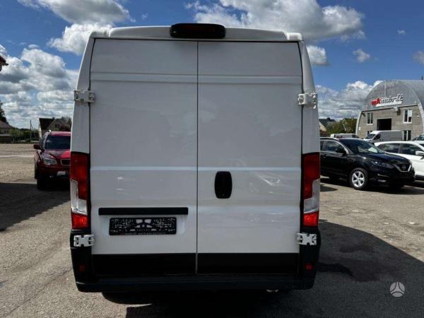 White Citroen Jumper 2021 in Radviliskis, with an engine capacity of 2.18 L and mileage of 176 thousand km for 20872 €, photo 8 on AUTOMOTO.COM.LV