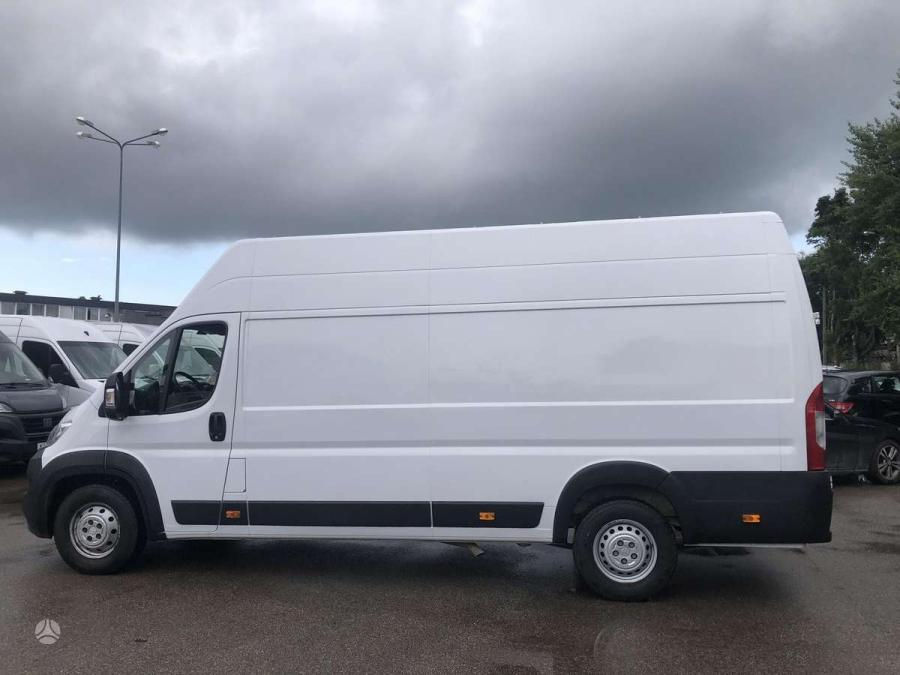 White Citroen Jumper 2021 in Klaipeda, with an engine capacity of 2.20 L and mileage of 129 thousand km for 12900 €, photo 10 on AUTOMOTO.COM.LV