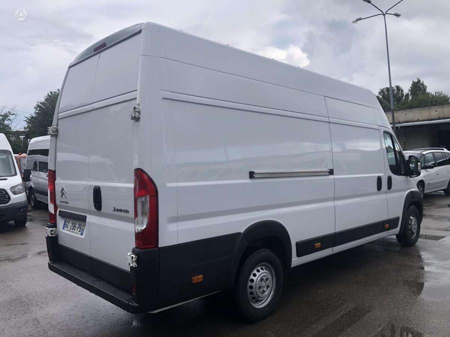 White Citroen Jumper 2021 in Klaipeda, with an engine capacity of 2.20 L and mileage of 129 thousand km for 12900 €, photo 12 on AUTOMOTO.COM.LV