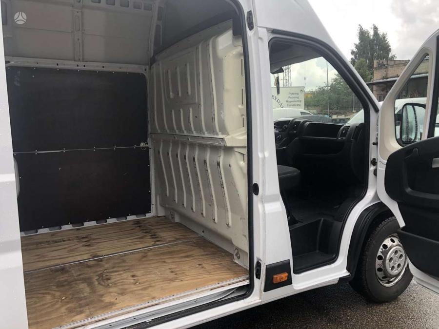 White Citroen Jumper 2021 in Klaipeda, with an engine capacity of 2.20 L and mileage of 129 thousand km for 12900 €, photo 15 on AUTOMOTO.COM.LV