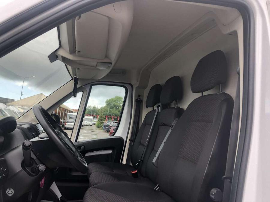 White Citroen Jumper 2021 in Klaipeda, with an engine capacity of 2.20 L and mileage of 129 thousand km for 12900 €, photo 24 on AUTOMOTO.COM.LV