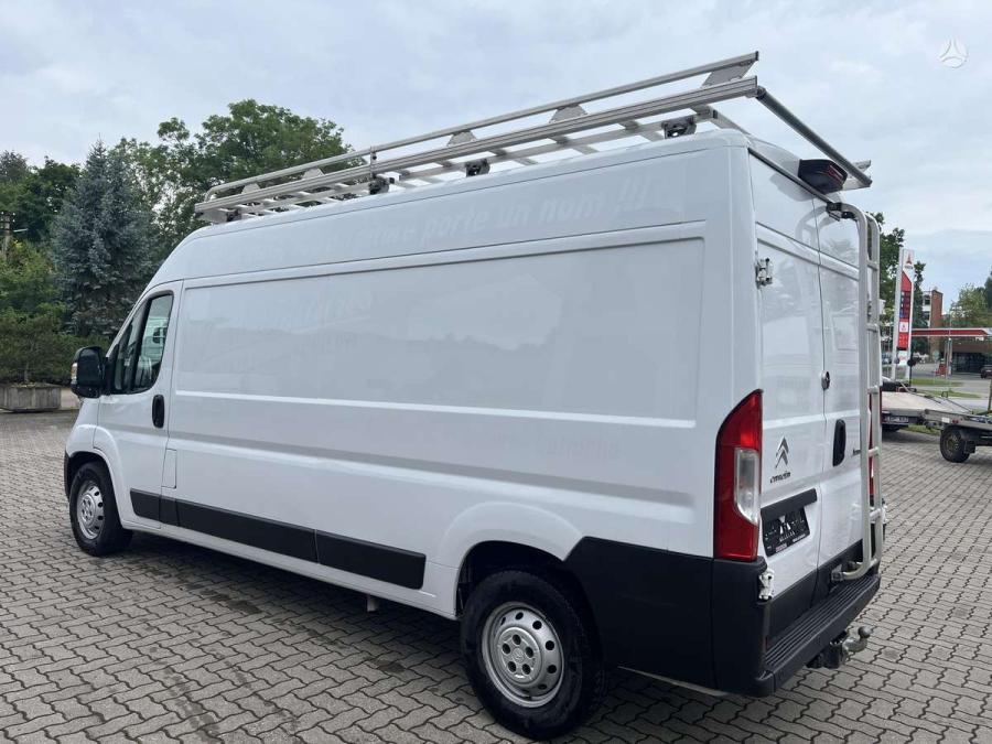 White Citroen Jumper 2022 in Alytus, with an engine capacity of 2.18 L and mileage of 180 thousand km for 13915 €, photo 3 on AUTOMOTO.COM.LV