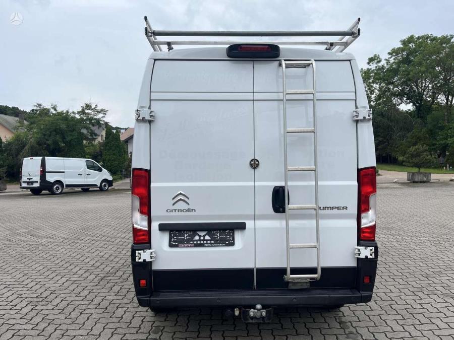 White Citroen Jumper 2022 in Alytus, with an engine capacity of 2.18 L and mileage of 180 thousand km for 13915 €, photo 9 on AUTOMOTO.COM.LV