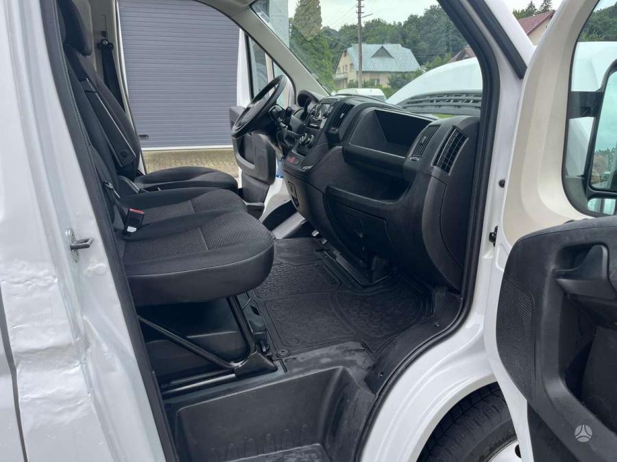 White Citroen Jumper 2022 in Alytus, with an engine capacity of 2.18 L and mileage of 180 thousand km for 13915 €, photo 16 on AUTOMOTO.COM.LV