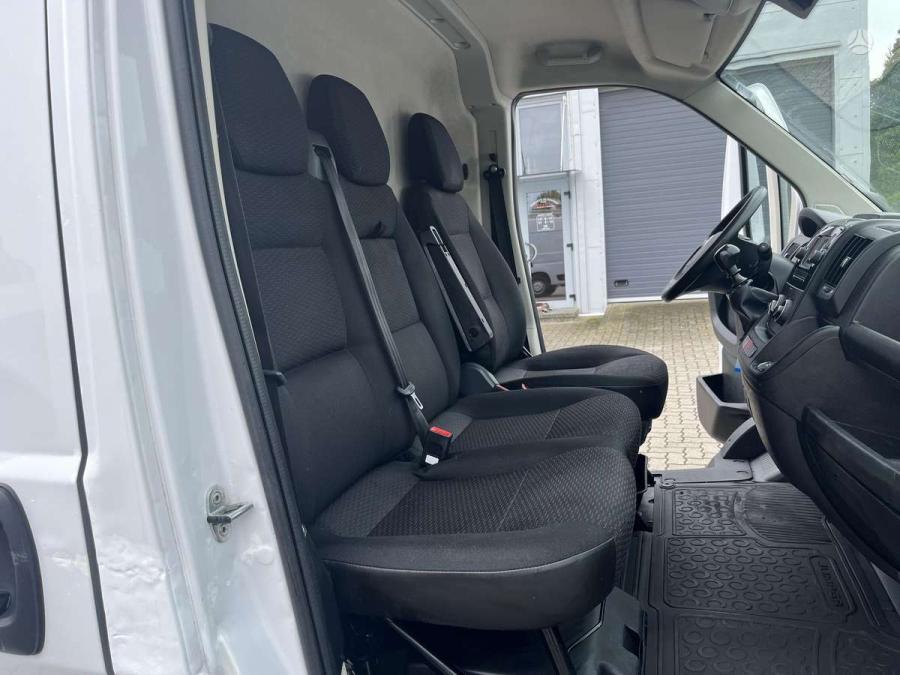 White Citroen Jumper 2022 in Alytus, with an engine capacity of 2.18 L and mileage of 180 thousand km for 13915 €, photo 17 on AUTOMOTO.COM.LV