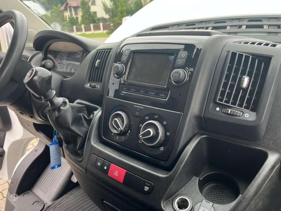 White Citroen Jumper 2022 in Alytus, with an engine capacity of 2.18 L and mileage of 180 thousand km for 13915 €, photo 18 on AUTOMOTO.COM.LV