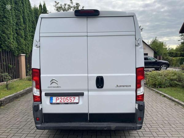 White Citroen Jumper 2022 in Moletai, with an engine capacity of 2.20 L and mileage of 166 thousand km for 13300 €, photo 6 on AUTOMOTO.COM.LV
