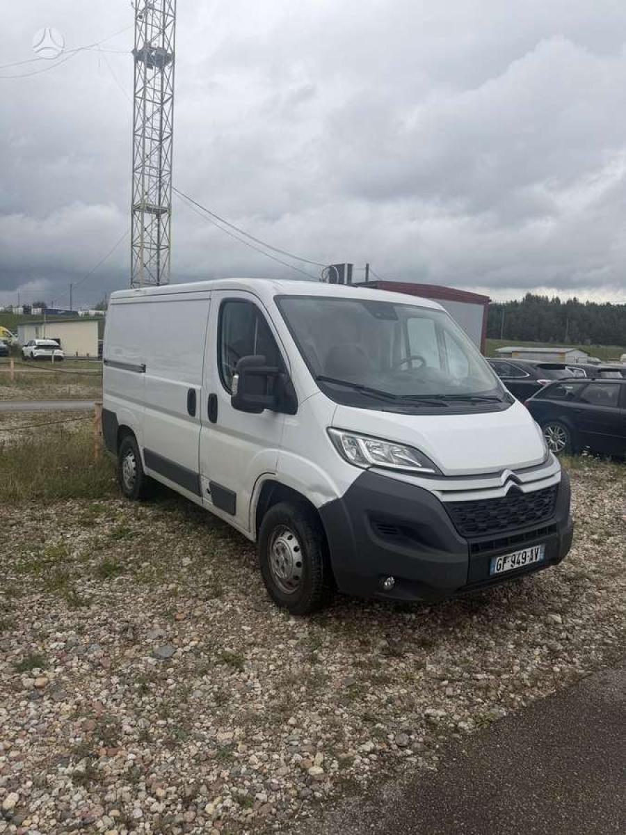 White Citroen Jumper 2022 in Vilnius, with an engine capacity of 2.18 L and mileage of 107 thousand km for 7684 €, photo 5 on AUTOMOTO.COM.LV