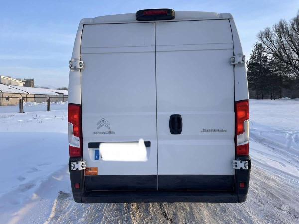 White Citroen Jumper 2023 in Taurage, with an engine capacity of 2.18 L and mileage of 200 thousand km for 12500 €, photo 4 on AUTOMOTO.COM.LV