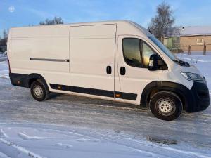White Citroen Jumper 2023 in Taurage, with an engine capacity of 2.18 L and mileage of 200 thousand km for 12500 €, photo 6 on AUTOMOTO.COM.LV