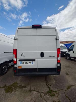 White Citroen Jumper 2023 in Vilnius, with an engine capacity of 2.18 L and mileage of 200 thousand km for 15125 €, photo 4 on AUTOMOTO.COM.LV