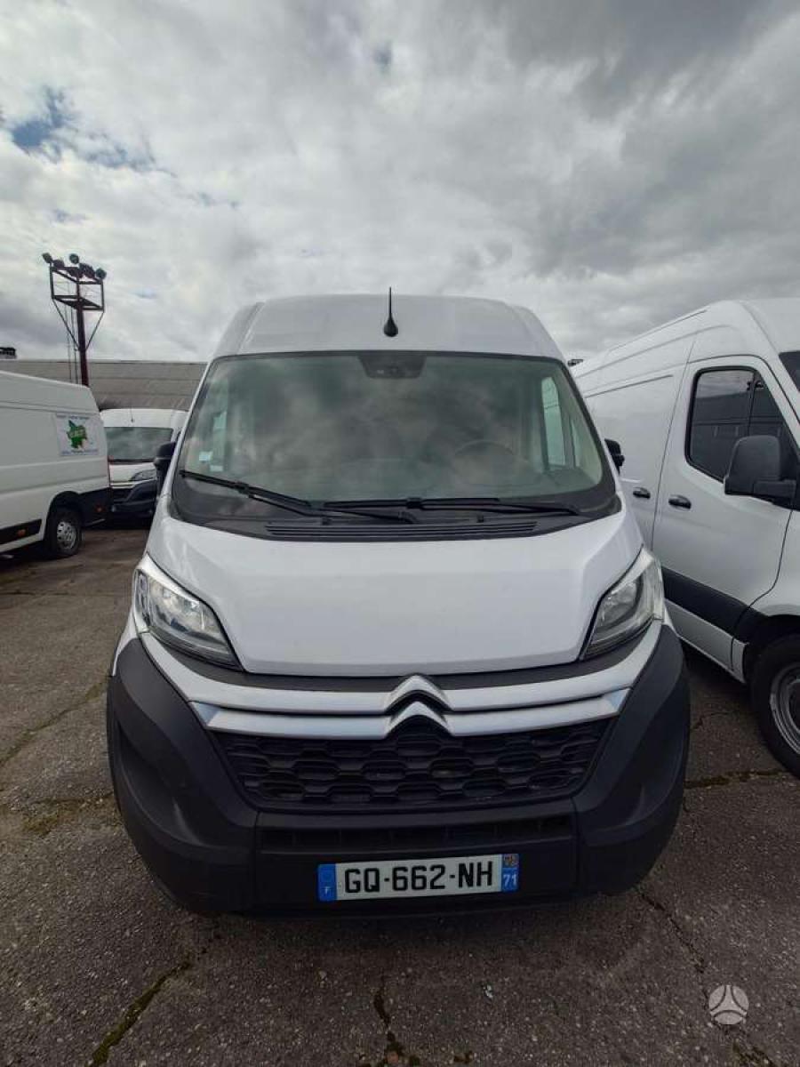 White Citroen Jumper 2023 in Vilnius, with an engine capacity of 2.18 L and mileage of 200 thousand km for 15125 €, photo 6 on AUTOMOTO.COM.LV