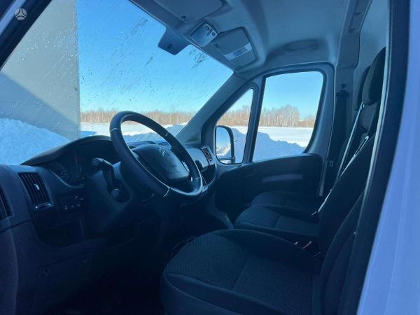 White Citroen Jumper 2024 in Siauliai, with an engine capacity of 2.20 L and mileage of 12 thousand km for 23450 €, photo 11 on AUTOMOTO.COM.LV