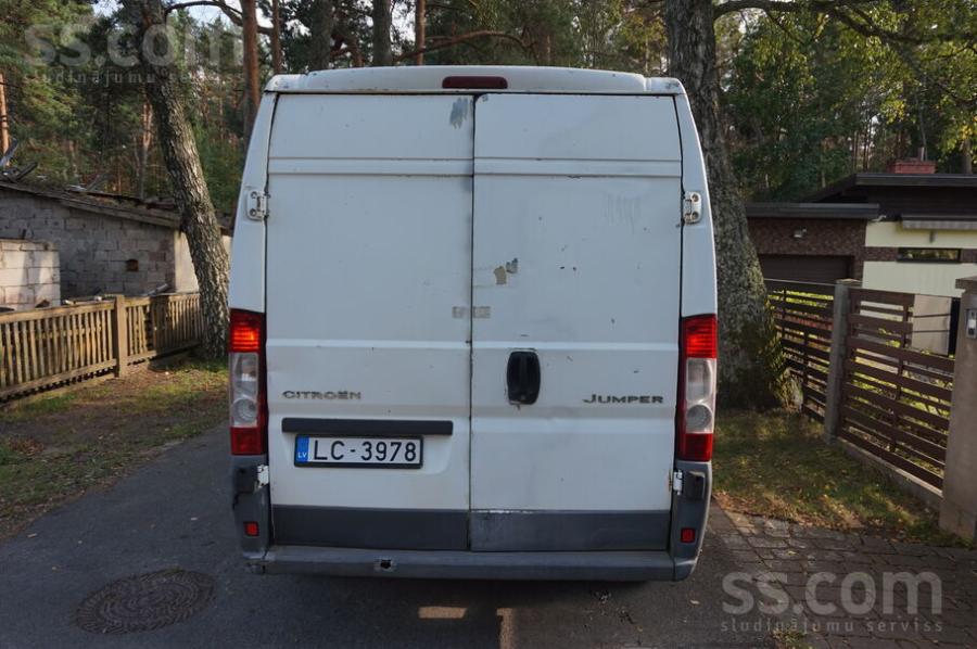 White Citroen Jumper 2006 in Jurmala, with an engine capacity of 2.20 L and mileage of 211 thousand km for 1995 €, photo 5 on AUTOMOTO.COM.LV