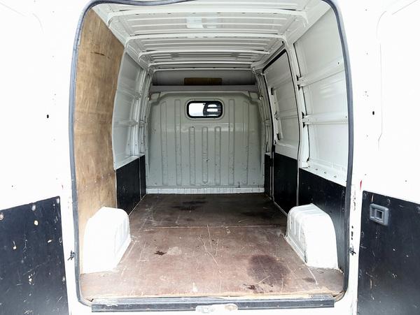 White Citroen Jumper 2006 in Tallinn, with an engine capacity of 2.20 L and mileage of 179 thousand km for 1999 €, photo 8 on AUTOMOTO.COM.LV