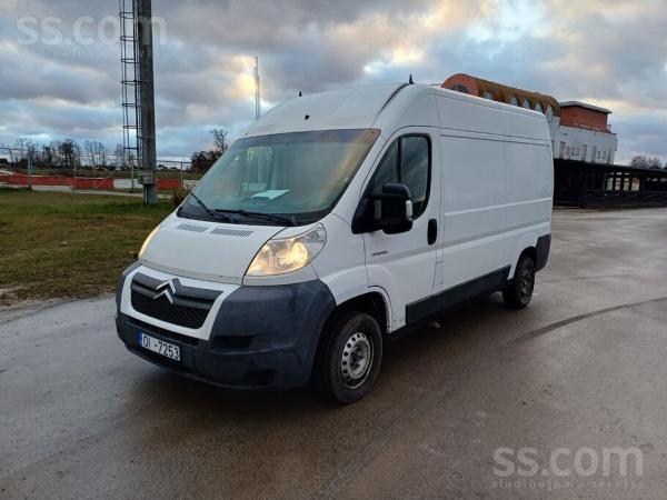 White Citroen Jumper 2007 in Bauska, with an engine capacity of 2.20 L and mileage of 192 thousand km for 4000 €, photo 3 on AUTOMOTO.COM.LV