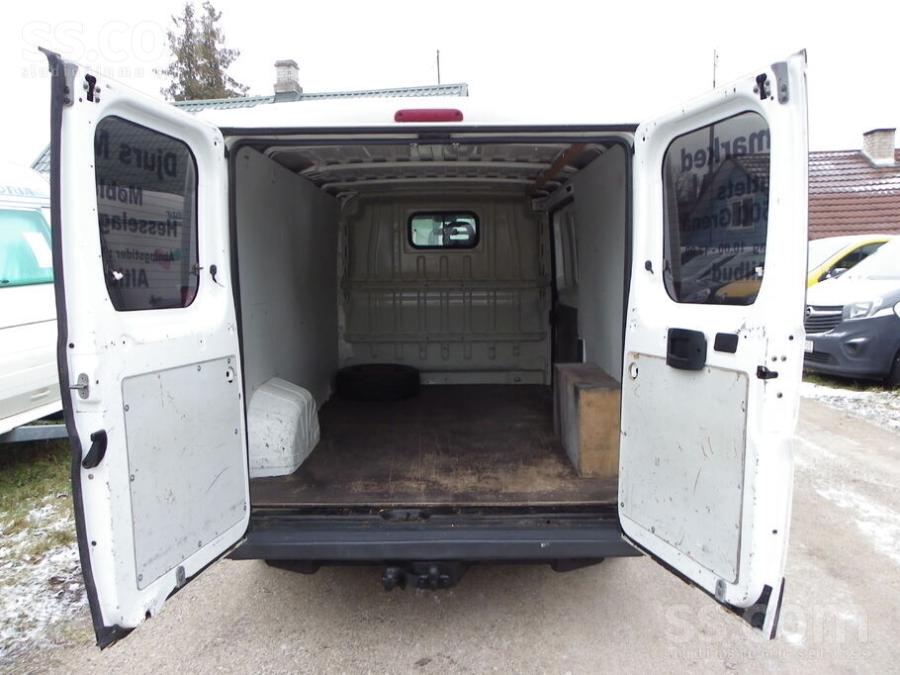 Balts Citroen Jumper 2007 Valka, ar dzinēja tilpumu 2.20 L un nobraukumu 272 tūkst. km par 3700 €, foto 16 vietnē AUTOMOTO.COM.LV