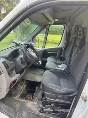 Balts Citroen Jumper 2007 Rīga, ar dzinēja tilpumu 2.20 L un nobraukumu 333 tūkst. km par 2200 €, foto 4 vietnē AUTOMOTO.COM.LV