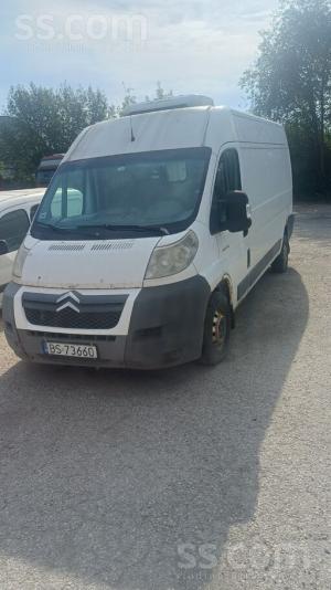 Balts Citroen Jumper 2009 Rīga, ar dzinēja tilpumu 2.20 L un nobraukumu 300 tūkst. km par 1000 €, foto  vietnē AUTOMOTO.COM.LV