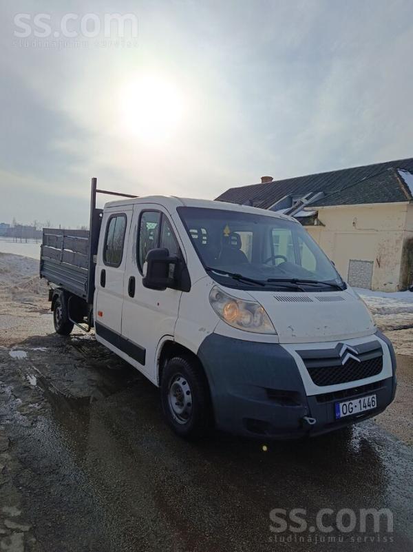 White Citroen Jumper 2011 in Rezekne, with an engine capacity of 2.20 L and mileage of 320 thousand km for 6750 €, photo 5 on AUTOMOTO.COM.LV