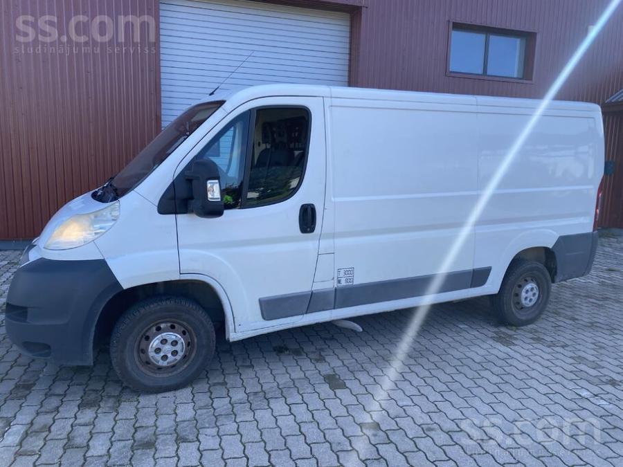 Balts Citroen Jumper 2012 Rīga, ar dzinēja tilpumu 2.20 L un nobraukumu 340 tūkst. km par 5200 €, foto 4 vietnē AUTOMOTO.COM.LV