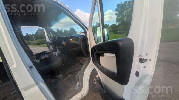 Balts Citroen Jumper 2014 Saldus, ar dzinēja tilpumu 2.20 L un nobraukumu 580 tūkst. km par 3200 €, foto 7 vietnē AUTOMOTO.COM.LV