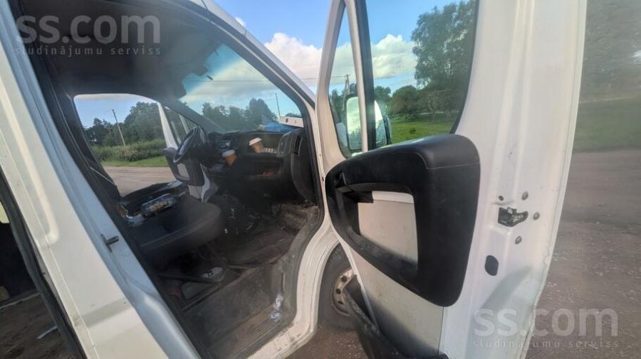 Balts Citroen Jumper 2014 Saldus, ar dzinēja tilpumu 2.20 L un nobraukumu 580 tūkst. km par 3200 €, foto 8 vietnē AUTOMOTO.COM.LV