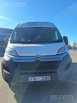 White Citroen Jumper 2015 in Riga, with an engine capacity of 2.20 L and mileage of 386 thousand km for 5820 €, photo 5 on AUTOMOTO.COM.LV