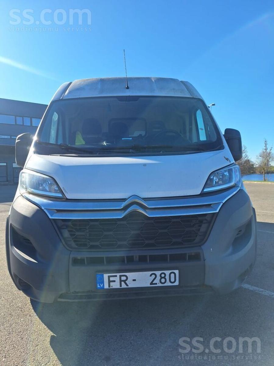 White Citroen Jumper 2015 in Riga, with an engine capacity of 2.20 L and mileage of 386 thousand km for 5820 €, photo 5 on AUTOMOTO.COM.LV