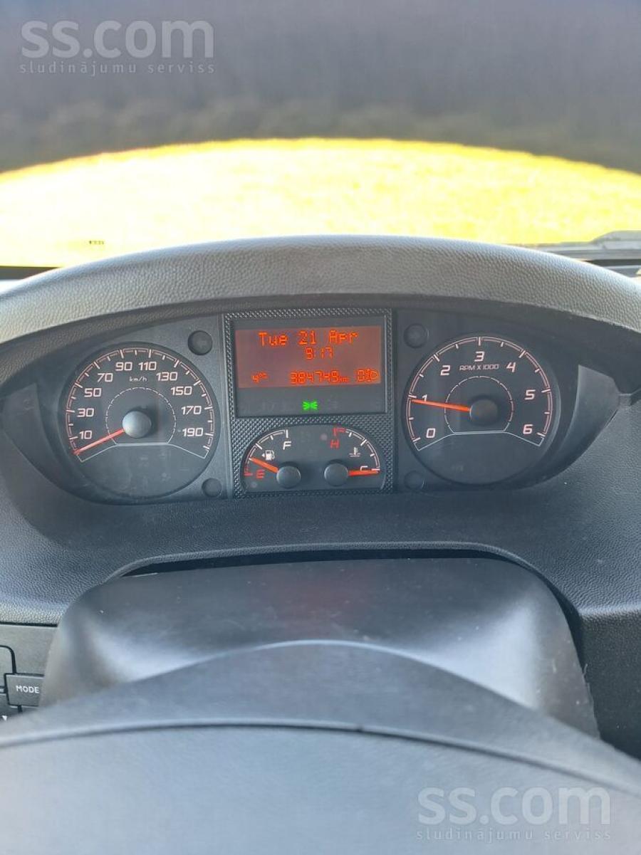 White Citroen Jumper 2015 in Riga, with an engine capacity of 2.20 L and mileage of 386 thousand km for 5820 €, photo 7 on AUTOMOTO.COM.LV