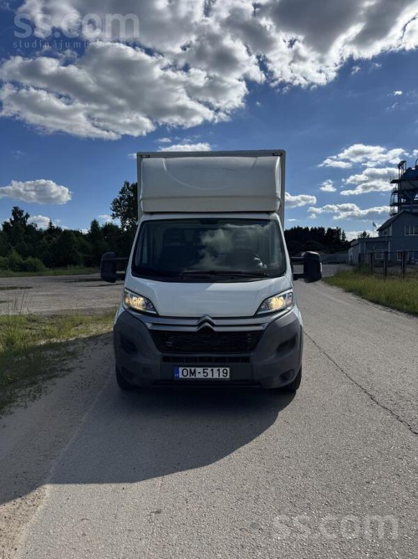 White Citroen Jumper 2015 in Rezekne, with an engine capacity of 2.20 L and mileage of 202 thousand km for 9150 €, photo 6 on AUTOMOTO.COM.LV