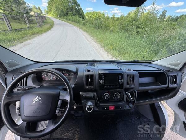 White Citroen Jumper 2015 in Rezekne, with an engine capacity of 2.20 L and mileage of 202 thousand km for 9150 €, photo 8 on AUTOMOTO.COM.LV
