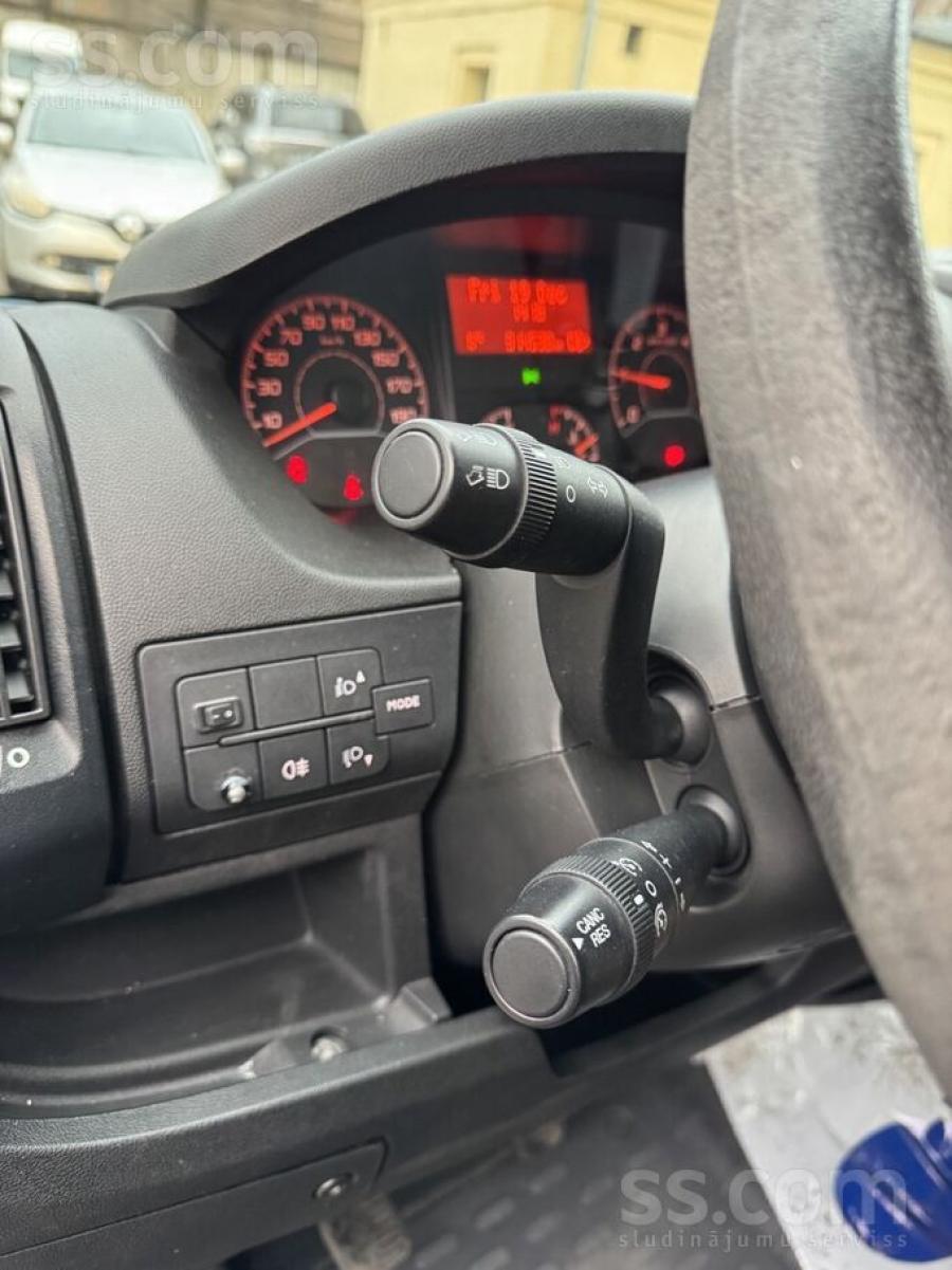 Balts Citroen Jumper 2016 Rīga, ar dzinēja tilpumu 2.20 L un nobraukumu 315 tūkst. km par 6200 €, foto 14 vietnē AUTOMOTO.COM.LV