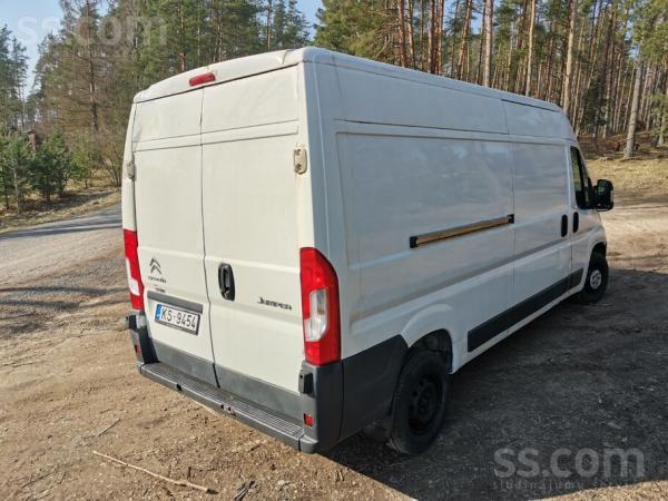 White Citroen Jumper 2017 in Cesis, with an engine capacity of 2.00 L and mileage of 340 thousand km for 5200 €, photo 4 on AUTOMOTO.COM.LV
