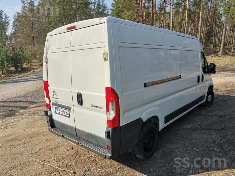 White Citroen Jumper 2017 in Cesis, with an engine capacity of 2.00 L and mileage of 340 thousand km for 5200 €, photo 4 on AUTOMOTO.COM.LV