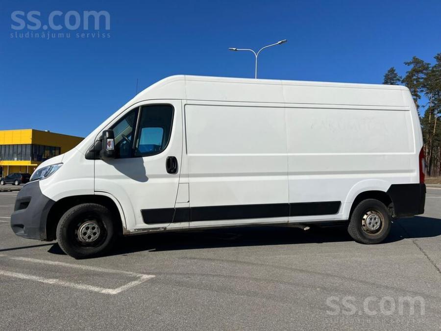 White Citroen Jumper 2018 in Riga, with an engine capacity of 2.00 L and mileage of 180 thousand km for 5640 €, photo 3 on AUTOMOTO.COM.LV