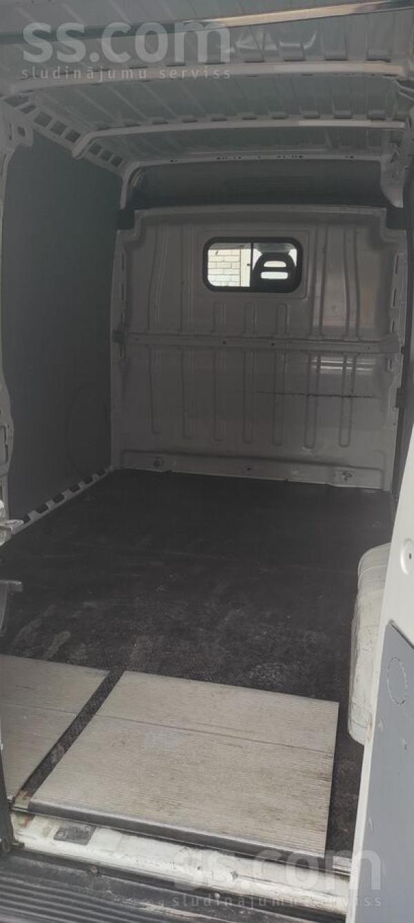 White Citroen Jumper 2019 in Riga, with an engine capacity of 2.00 L and mileage of 242 thousand km for 9200 €, photo 8 on AUTOMOTO.COM.LV