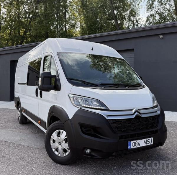 White Citroen Jumper 2019 in Tallinn, with an engine capacity of 2.00 L and mileage of 324 thousand km for 9499 €, photo 5 on AUTOMOTO.COM.LV