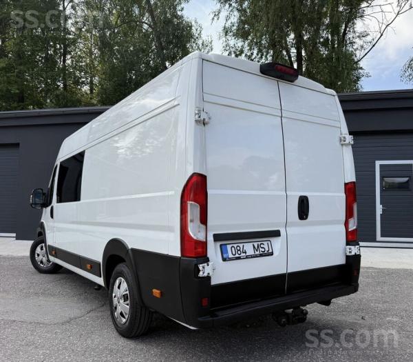 White Citroen Jumper 2019 in Tallinn, with an engine capacity of 2.00 L and mileage of 324 thousand km for 9499 €, photo 9 on AUTOMOTO.COM.LV