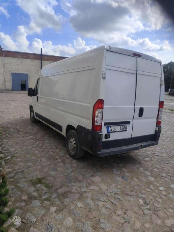 White Citroen Jumper 2008 in Radviliskis, with an engine capacity of 2.20 L and mileage of 300 thousand km for 2300 €, photo 6 on AUTOMOTO.COM.LV