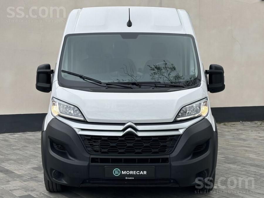 White Citroen Jumper 2023 in Riga, with an engine capacity of 2.20 L and mileage of 59 thousand km for 26550 €, photo 3 on AUTOMOTO.COM.LV
