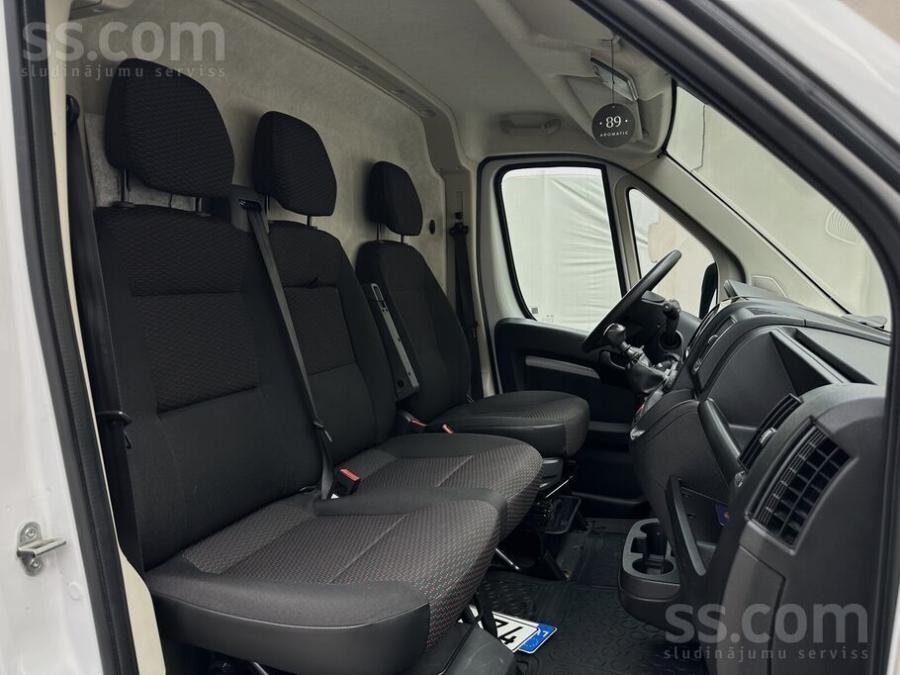 White Citroen Jumper 2023 in Riga, with an engine capacity of 2.20 L and mileage of 59 thousand km for 26550 €, photo 17 on AUTOMOTO.COM.LV